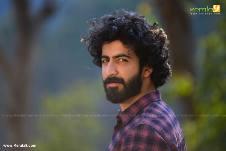 Varthamanam Movie Stills And Varthamanam Location Photos - Kerala9.com
