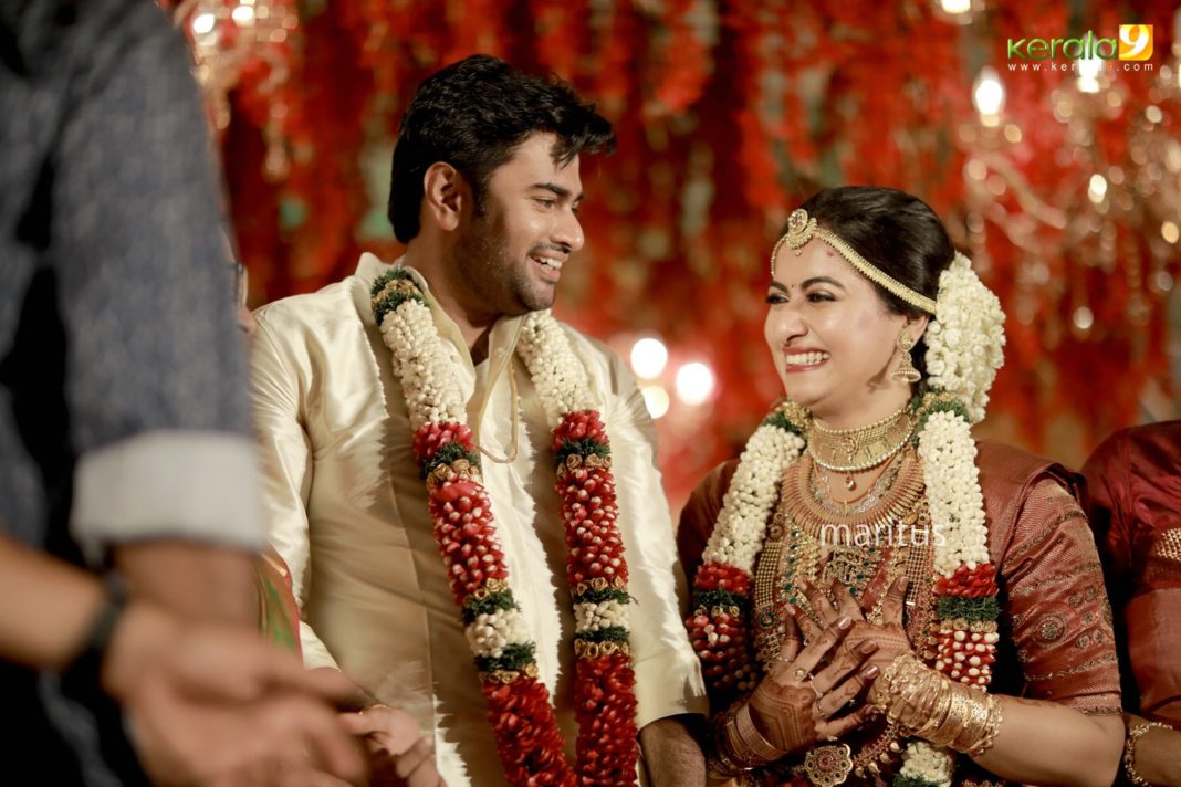 Maniyan Pillai Raju Son Wedding Photos - Kerala9.com