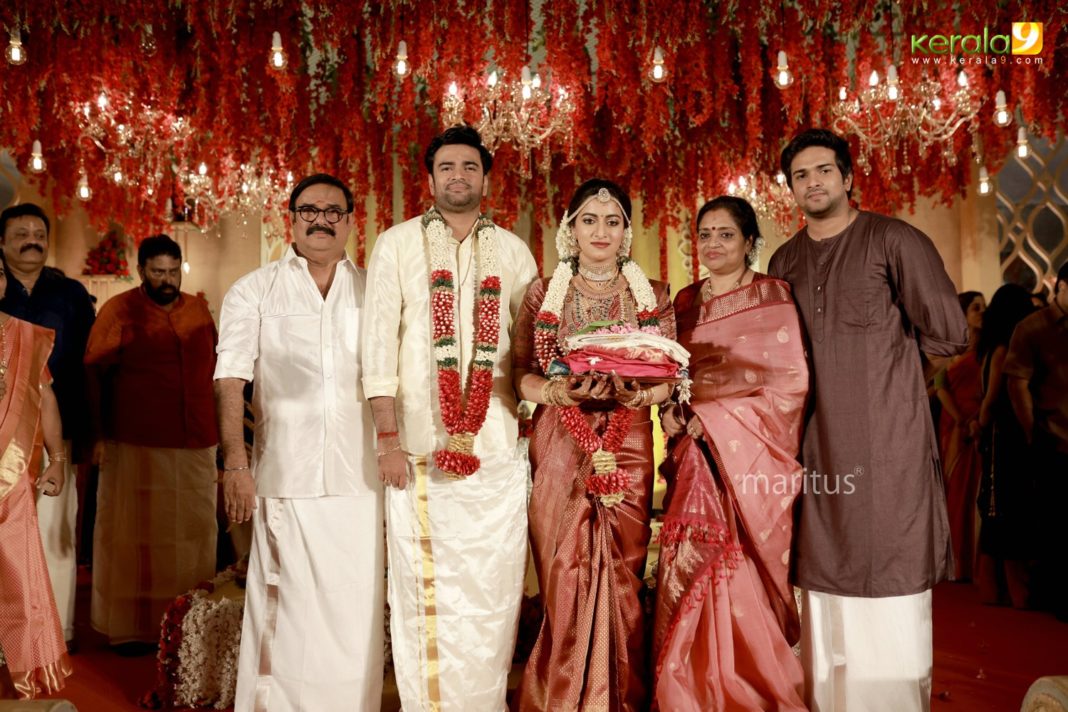 Maniyan Pillai Raju Son Wedding Photos - Kerala9.com