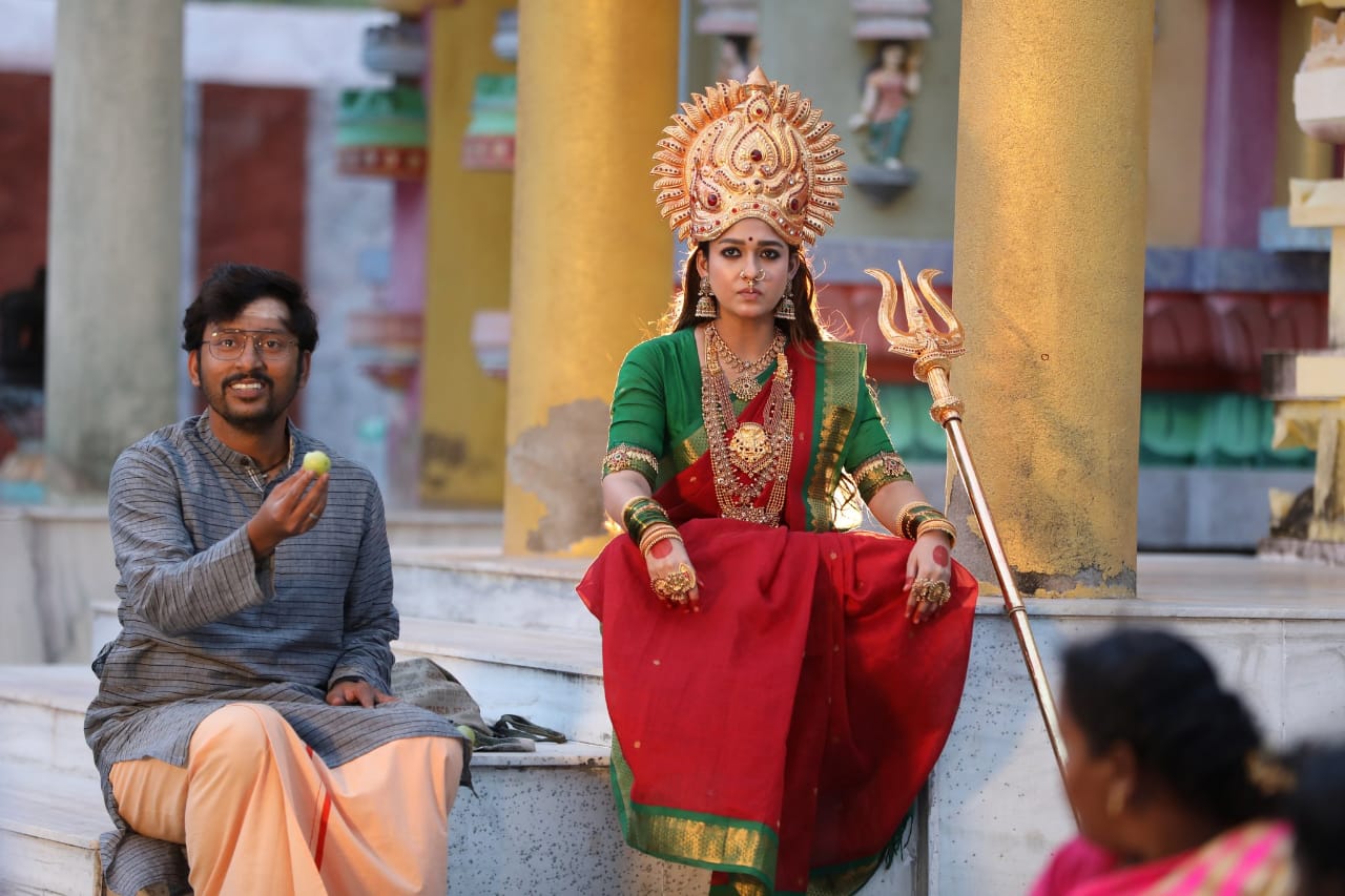 Nayanthara Movie Mookuthi Amman Stills and Location Photos - Kerala9.com