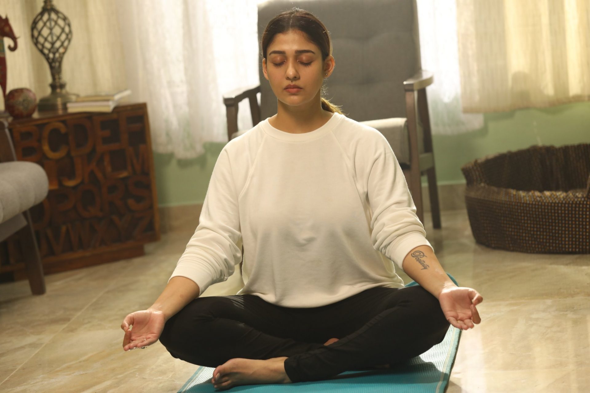 Netrikann Nayanthara Movie Stills, Posters And Location Photos ...