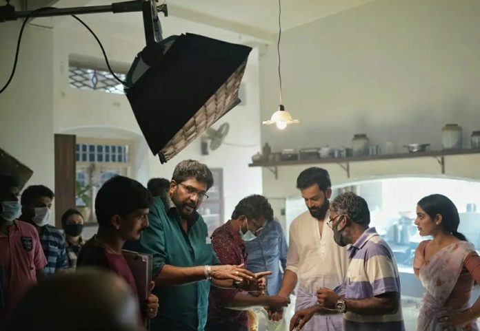 Kaduva Movie Stills, Posters And Location Photos - Kerala9.com