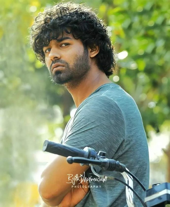 Hridayam Movie Stills, Photos and Hridayam HD Posters - Kerala9.com