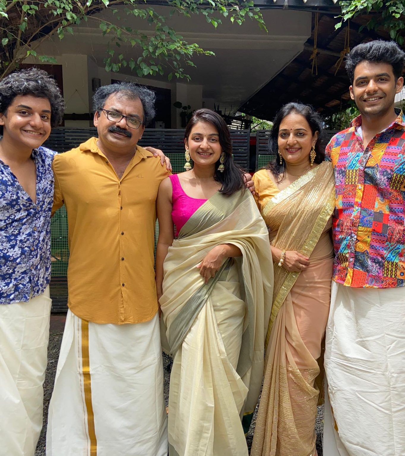 Actors and Actress Onam Celebration Photos 2022 - Kerala9.com