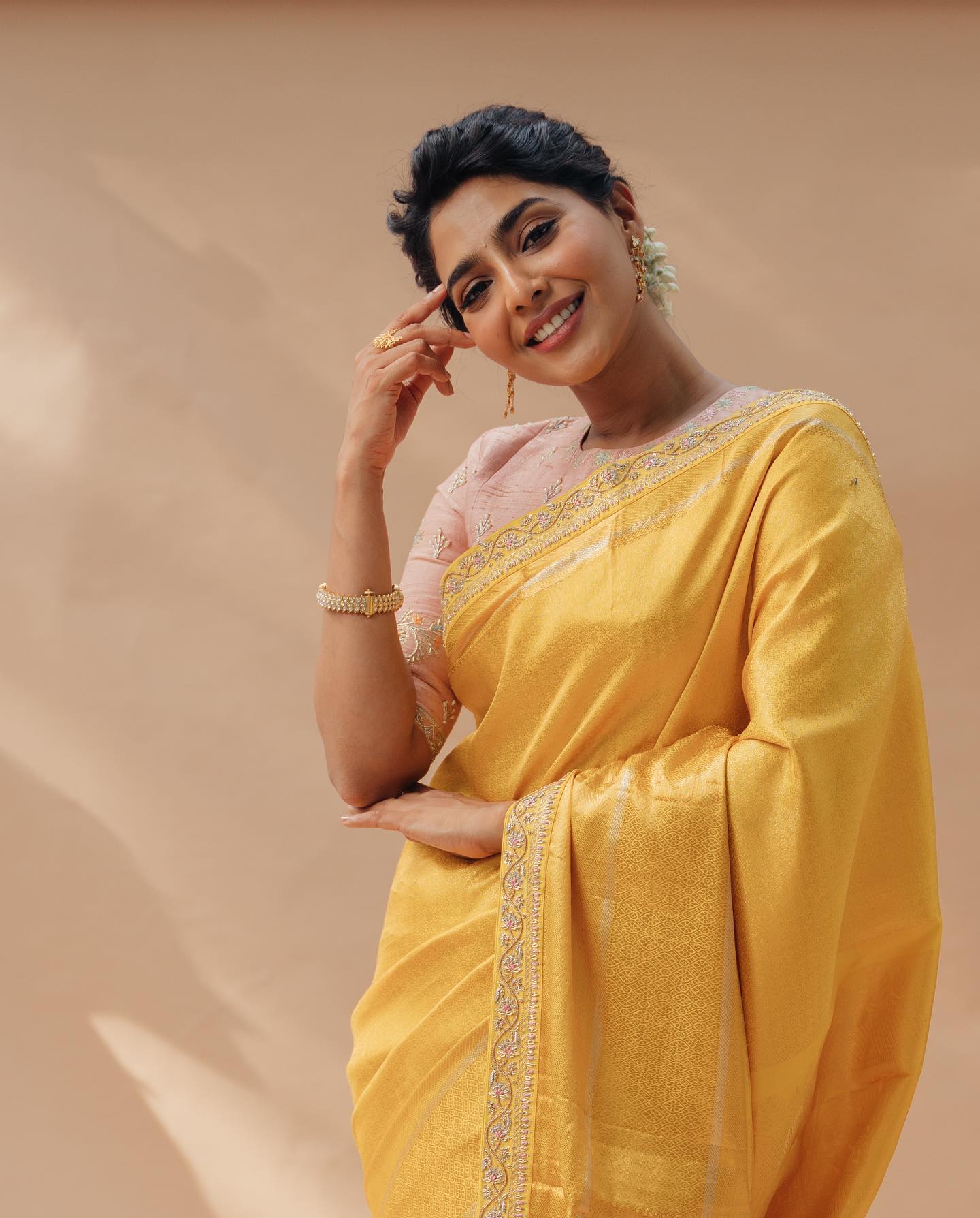 Aishwarya Lekshmi In Traditional Look 005 - Kerala9.com Aishwarya Lekshmi In Traditional Look 005 - Kerala9.com